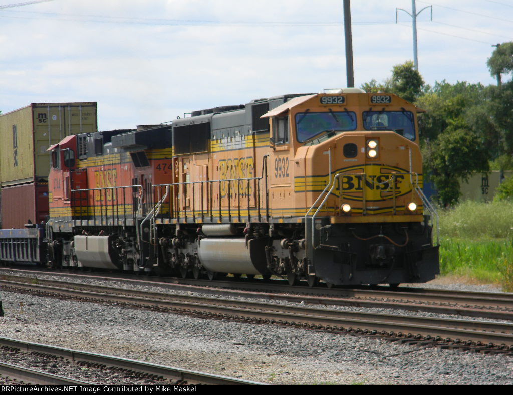 BNSF 9932
